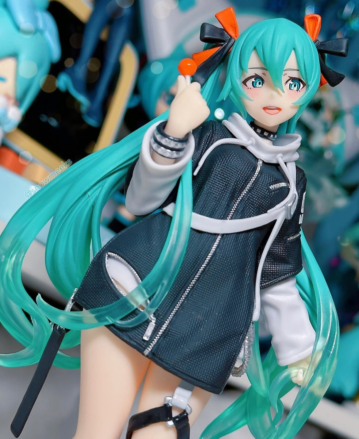 Hatsune Miku - Wonderland Figure Fashion Punk Version – Tsukimi.lb